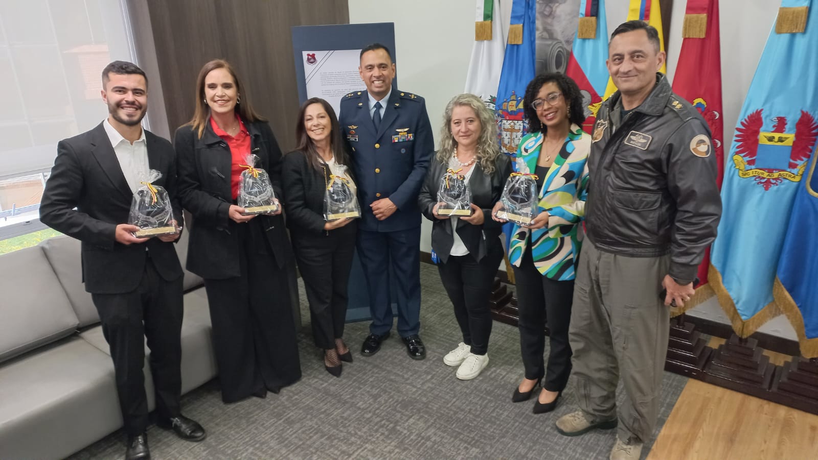 La Fuerza Aérea Colombiana otorga la Medalla ‘Marco Fidel Suárez’ a la ...